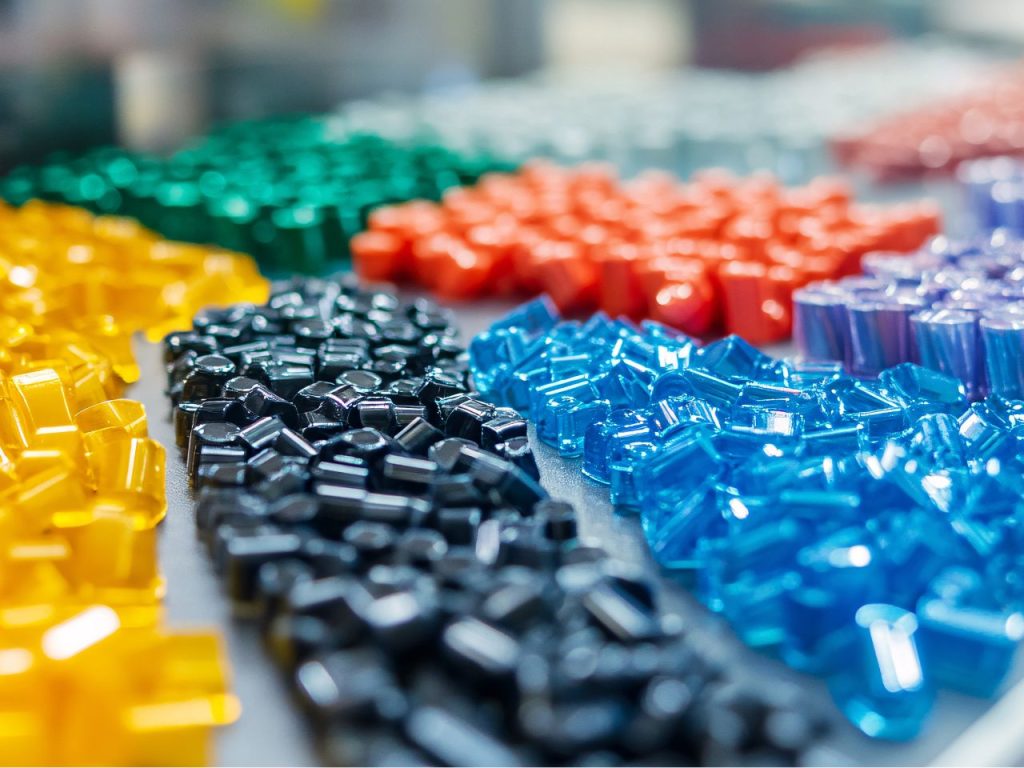 Extrusión de plástico: qué es, proceso y tipos - Plasticol